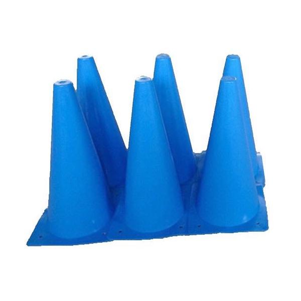 便利な32cmマーカーコーン単色6本セット。陸上競技、サッカー、フットサル、バスケットボールなどの練習に使えるマーカーコーン。コーナーリングやポイントなどの目印として幅広く使用できます。サイドステップ等のトレーニングライン、サッカーにおける...