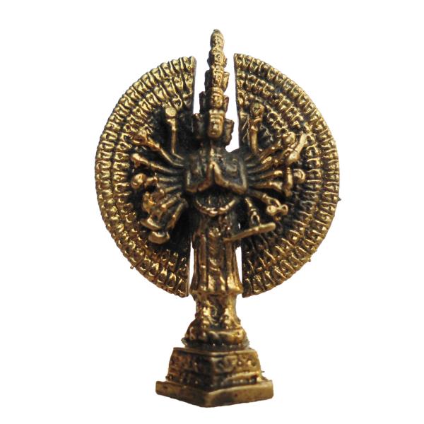 十一面千手千眼観音像菩薩(ロケショ)と言われる仏像です。■全体の大きさ高さ:33mm　幅:22.5mm奥行き:10mm重さ:8g多少の誤差があります。同一の商品が多数ありますので写真の商品とは限りませんのでご了承下さい。■生産国・・・タイ■...