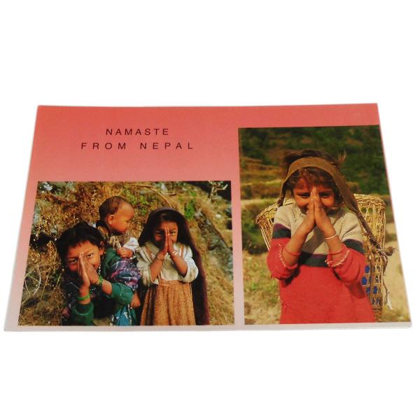 ネパールの人々を映した素朴な風景.農村風景とてもきれいな写真プリントのポストカードです。■全体の大きさ縦:15.5cm 横:10.5cm重さ:5g■ご注意点アジアのポストカードです。経年劣化等により四隅の角がつぶれている裏面の薄い黄ばみが見...