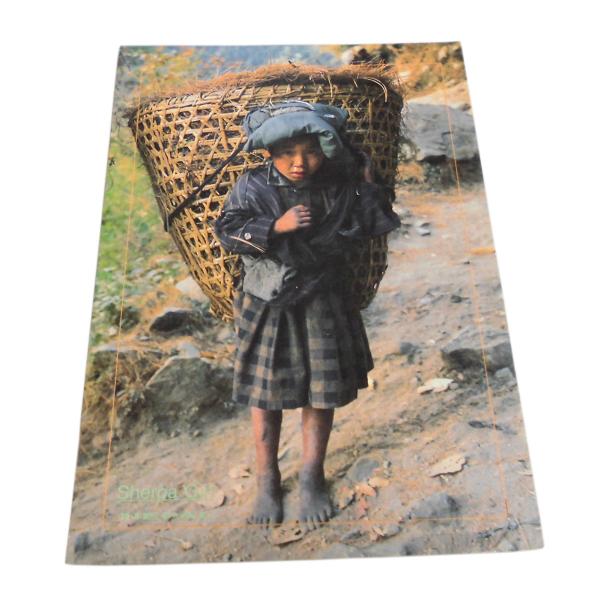 ネパールの人々を映した素朴な風景.農村風景とてもきれいな写真プリントのポストカードです。■全体の大きさ縦：15.5cm　横：10.5cm重さ：5g■ご注意点アジアのポストカードです。経年劣化等により四隅の角がつぶれている裏面の薄い黄ばみが見...