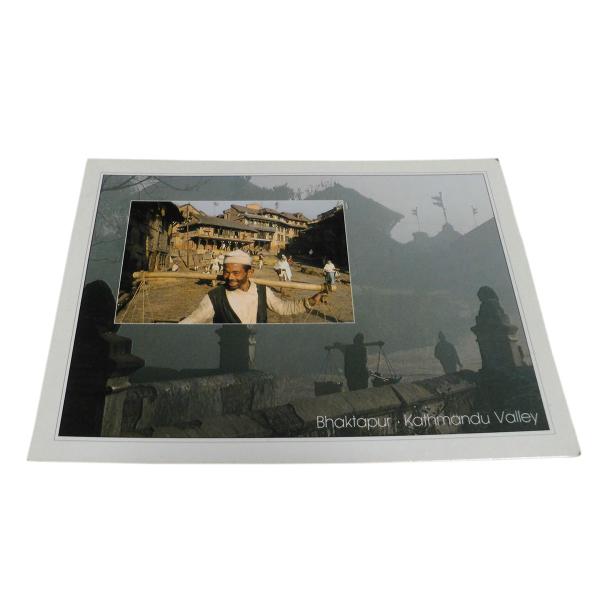 バクタプル　カトマンズ溪谷■全体の大きさ横:14.5cm 縦:10.5cm重さ:5g■ご注意点アジアのポストカードです。経年劣化等により四隅の角がつぶれている裏面の薄い黄ばみが見られるものがあります。複数ある物は質の程度はランダムでお送りし...