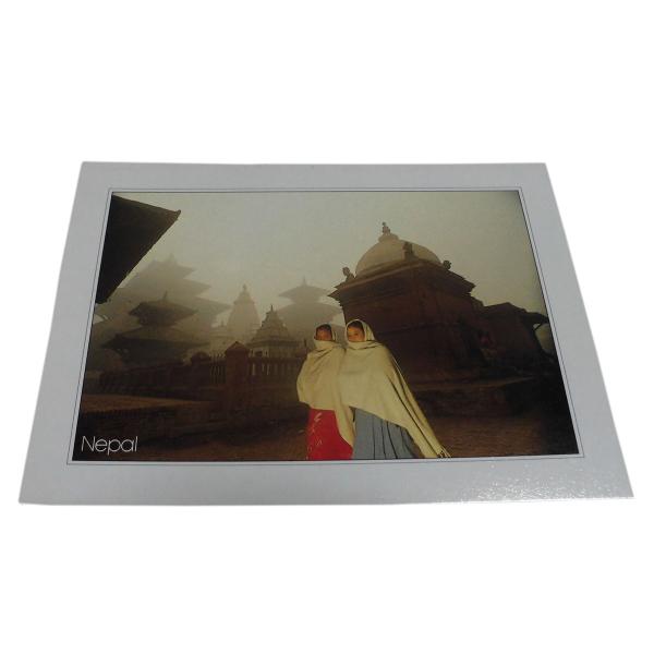 ネパールの寺院の風景■全体の大きさ横:14.5cm 縦:10.5cm重さ:5g■ご注意点アジアのポストカードです。経年劣化等により四隅の角がつぶれている裏面の薄い黄ばみが見られるものがあります。複数ある物は質の程度はランダムでお送りします。...