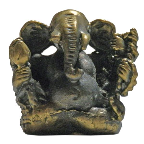小さいガネーシャで、机の上にも置けますガネーシャ神は、象（ゾウ）の頭をした、大人気の幸運の神様です■全体の大きさ高さ・・・25ｍｍ　幅・・・28ｍｍ■生産国・・・タイ■素材・・・真鍮製