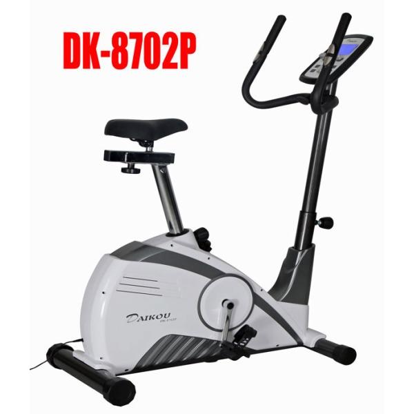 フィットネスバイク　ダイコーDK-8702P完成品でお届けです。めんどうな組み立てはなし。届いたらすぐエクササイズができ、サドルの上下・前後調節可能。負荷も電動16段階で日ごろの運動不足やダイエットにオススメです。★ポイント6倍*天然ゴム製...
