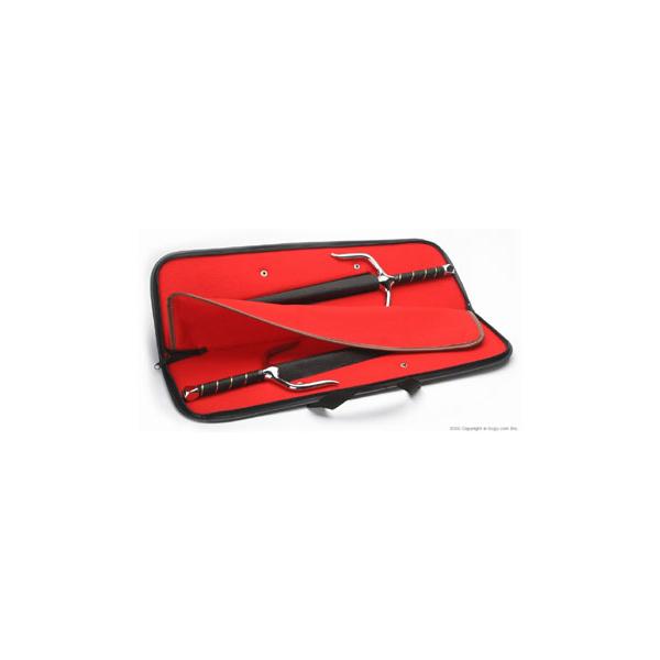 13〜21.5インチまで、サイズを問わず才、釵（サイ）を2本1セット収納可能！！寸法は、縦：約18cm、横：約58.5cm、幅：約2.2cmです（外寸）。※入荷時期によっては稀に、表面の質感等、少々の仕様変更がある場合がございますのでご容赦...