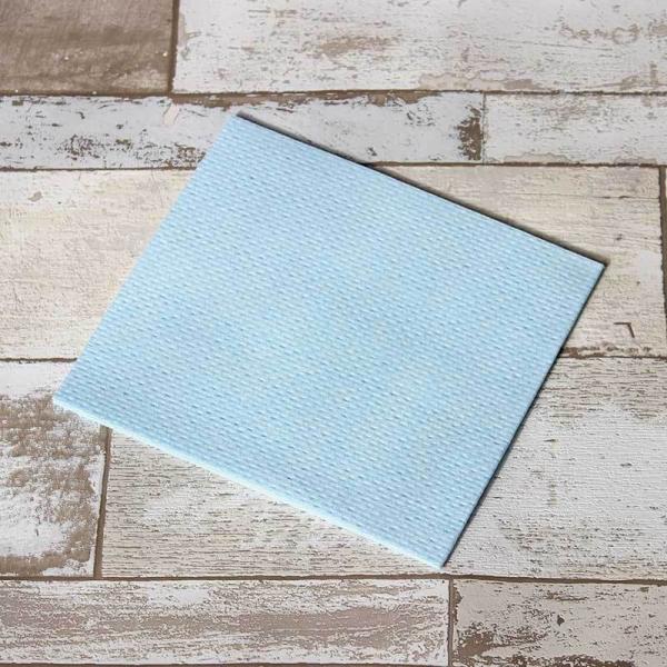 ■商品コード:32626■ご注文単位:40枚■サイズ:30cmx33cm■材質:レーヨン/ポリエステル■色:ブルーレーヨンを使用した不織布の衛生ふきんです。従来品より1.5倍の厚みがあり、高い吸水力があります。高圧水流で繊維同士を強く絡ませ...