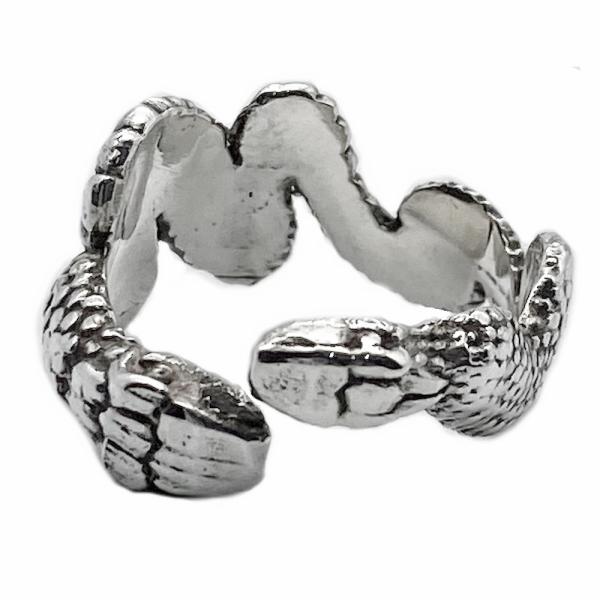 ヒッピーアートを製作するペインターとして自分を表現していたデザイナーのアレックス。1971年ニューヨークのソーホーに店舗をオープン。何を表現し、何を訴えかけるのかというコンセプトを大切に、一つ一つ彼の手作業で仕上げていく。アンティークなデザ...