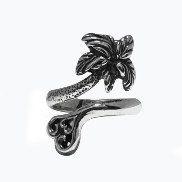 1985年。カリフォルニアの広大な海とメカニカルデザインなどから多彩な影響を受けブランドを設立。波と釣り、モーターサイクルなどのイメージが融合し、彼のエッセンスが加えられ最高の機能と品質に仕上がっている。【大きさ】 縦幅mm、厚みmm【素　...