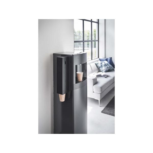 ●ウォーターサーバーの側面にマグネットで簡単取り付け。直径約５．２〜８ｃｍの紙コップ対応のディスペンサー。両側面にスリットが入っているので残量が見えます。バックル（４つのツメ）を調節して様々なサイズの紙コップに対応可能。サーバーの左右どちら...