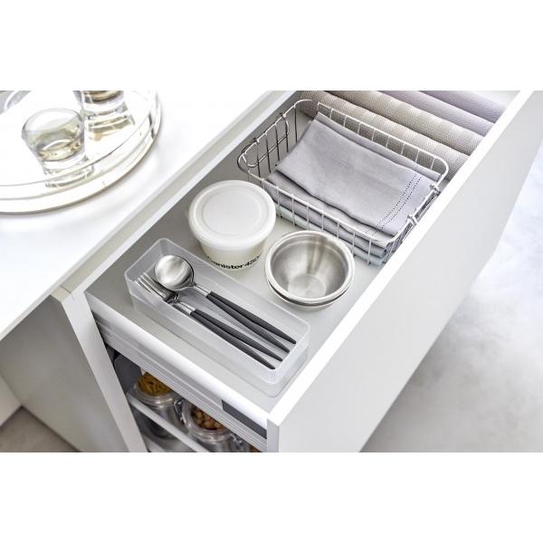 ●組み合わせ自由自在。縦にも横にも組み合わせられる整理収納ケース。長い物の収納に最適なＬサイズ。別売りのＳ　Ｍ　深型サイズを組み合わせても使用できます。各サイズがきれいにスタッキングできるので、収納したいものによっていろいろな組合せができま...