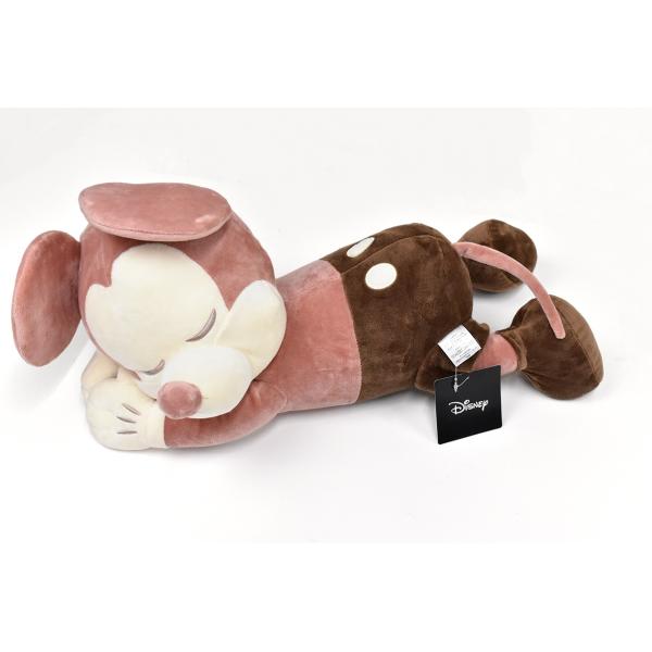 人気キャラクターが、ぬいぐるみタイプの抱き枕になりました！「モリシタ」の添い寝まくらシリーズ。・ふわふわした優しい触り心地。・すやすや愛らしいポーズ。表情は刺繍で表現。・細部にまでこだわったデザイン。※手先はタコ糸のようなもので固定されてい...