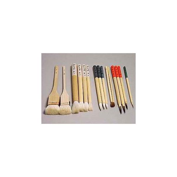 あらゆる釉掛け・絵付けに必要な高級筆を、網羅してセット組しました。《セット内容》●竹刷毛（山羊）大・中●ダミ筆（山羊）8・6・5・4号●面相筆（黒狸）大・中・小●彩色筆（鹿・馬・山羊混毛）大・中・小●呉須筆（イタチ・馬混毛）大・小●線書用面...