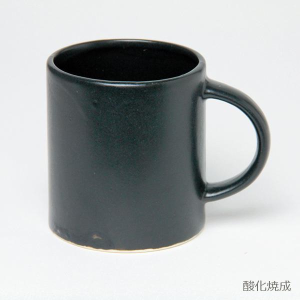 焼成温度目安・・1230〜1250℃ 釉厚さ・・・・・0.5mm焼成適性・・・・酸化・還元 特徴・・・・・・マット状の黒色を呈します。 水添加量目安・・1kg：1100mlボーメ度・・・・48調合済みの粉末釉薬ですから、長期間の保存ができ、...