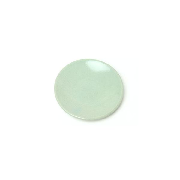 焼成温度目安・・1200〜1230℃ 釉厚さ・・・・・0.8mm焼成適性・・・・酸化・還元 特徴・・・・・・透明な淡青白色に出ます。 赤土の素地は緑系の発色をします。水添加量目安・・1kg：900mlボーメ度・・・・58調合済みの粉末釉薬で...