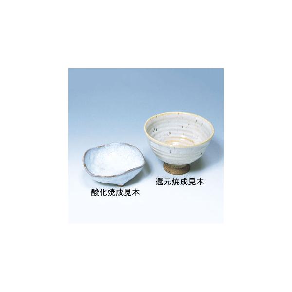 焼成温度目安・・1230〜1250℃ 釉厚さ・・・・・0.8mm焼成適性・・・・酸化・還元 特徴・・・・・・白系の乳濁釉です。 水添加量目安・・1kg：1000mlボーメ度・・・・56この伝統釉薬シリーズは古来から好まれ、引き継がれている伝...
