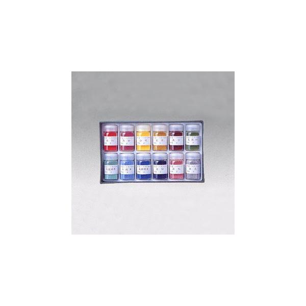 ●各色、標準番号9番、15g入りセット内容・・・15gビン入×12色日本画の代表的な絵具である岩絵具は天然物と人造物がありますが、新岩絵具は体質に金属酸化物(コバルト、スズ、マンガン等)を混合し焼成して科学的に作られています。天然物が少なく...