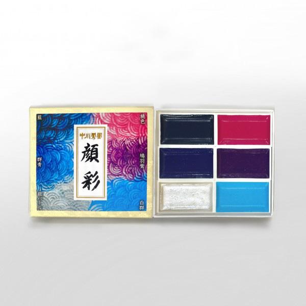 水と筆で手軽に使うことが可能で、透明感のある美しい色合いの絵具です。色を塗っても下書線が消えず、混色も簡単です。スケッチをはじめ、絵手紙に最適です。【セット色】藍、桃色、群青、鳩羽紫、銀パール、白群