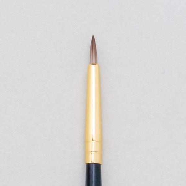 穂先サイズ・・・約 幅2mm×長さ8mm※サイズは実物と多少の誤差のあることがございます。※幅は穂の一番太い部分の長さです。ナイロン ラウンド ショートハンドル（短軸） 緑ナイロン毛の特徴を生かしたしなやかな弾力性と、さらに穂先のまとまりの...