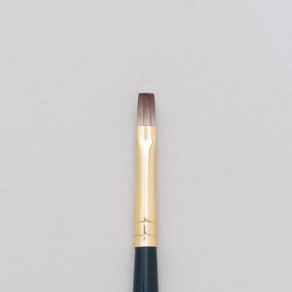 穂先サイズ・・・約 幅4.5mm×長さ9mm※サイズは実物と多少の誤差のあることがございます。※幅は穂の一番太い部分の長さです。ナイロン フラット ロングハンドル（長軸） 緑ナイロン毛の特徴を生かしたしなやかな弾力性と、さらに穂先のまとまり...