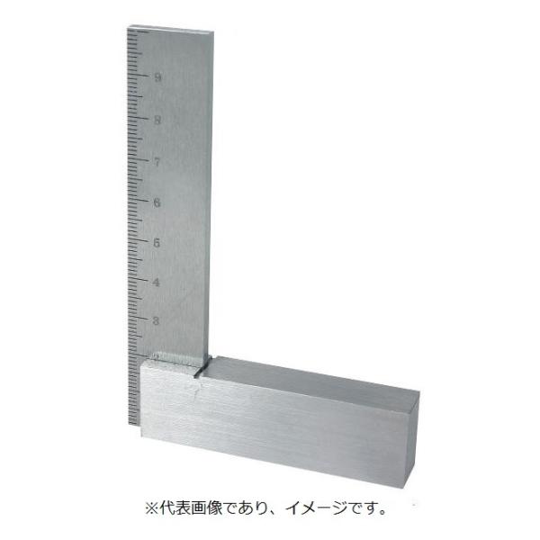 ■目盛付精密台付スコヤ― OS-157 1級 50 157-50L1の特長●直角度の精密測定やケガキ作業等に使用出来る直角定規●1mm通しの目盛付（片面のみ）●材質：軟鉄●真直度：JIS1級●長片全長（mm）：50●長片巾（mm）：16●長...