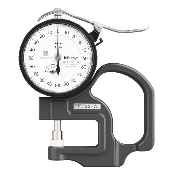 ■高精度シックネスゲージ 7327Aの特長●小物部品、紙、フェルトなどの厚み測定にお勧めのダイヤルシクネスゲージです●目量0.001mmの精密タイプです●測定子・アンビル共にセラミックを使用し、錆の心配はありません●外枠とオオイ板を一体成形...