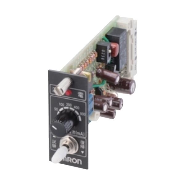 ■漏電火災警報器 AGD-UE2 の特長●電源電圧 AC100/200V 50/60Hz●種類 集合型●ケース 角胴埋込型●音響装置と音圧 外付ブザー(AC100V 8W)付属(70dB以上)●復帰方式 自動、手動切替方式(漏電表示はテスト...