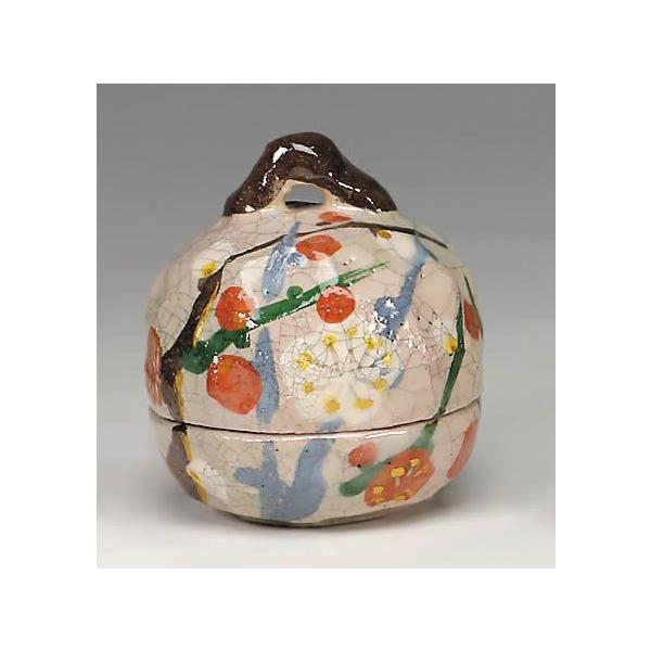 乾山の代表香合を楽焼で再現しました。 【サイズ】　径5.5cmcm×高6.0cm 　 木箱入　　　 　 【ご注意】在庫切れの場合、納品までお日にちを頂戴する場合がございます。　その際にはご注文承り後、当店からご連絡いたします。