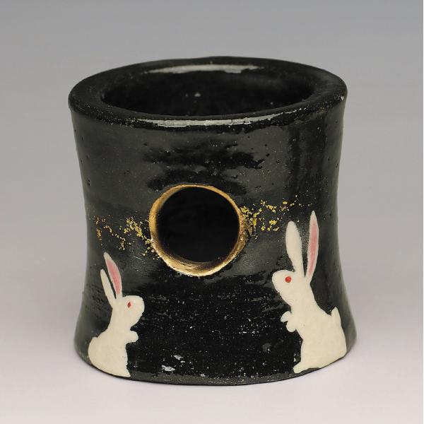 【楽入窯より直送】この商品は楽入窯より発送いたします。楽入窯から発送する商品は同梱でお届けできます。楽入窯以外の出荷元から発送する商品は別送料になります。送料は自動計算できない場合がございますので、後ほど、訂正してお知らせいたします。蓋置に...