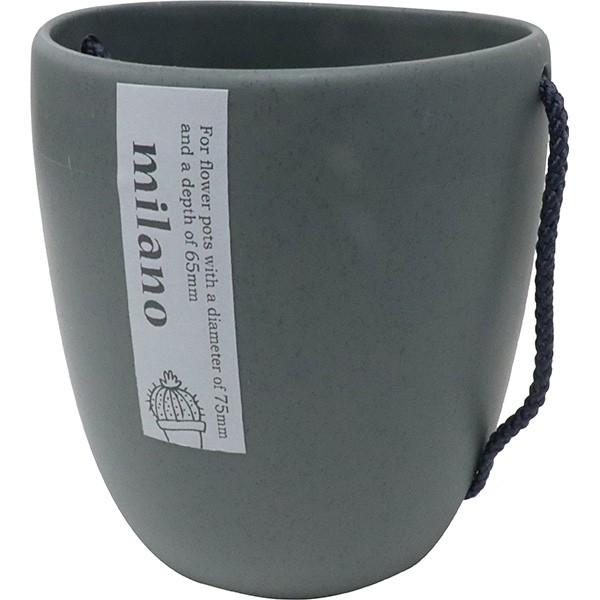 観葉植物の枝に吊るしたり、植木鉢に引っ掛けたり、空いたスペースにちょこっと置いてみたり、いろいろな所にトッピングしてお部屋の植物を楽しく飾れる、吊り紐付きの小さな鉢カバーです。丸鉢・角鉢のどちらにも引っ掛けることができる特殊な底形状。インナ...