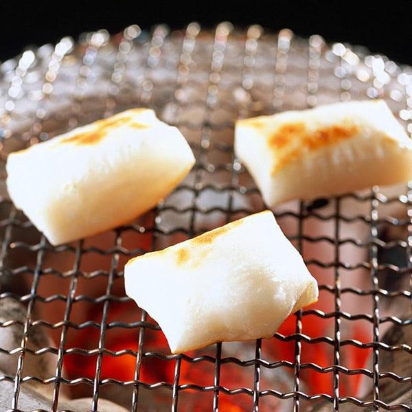 ●送料：880円（通常）越後ゆのたに 新潟県魚沼産こがねもち●セット内容／こがね餅400g（50g×8切）×5袋●賞味期限／製造日から常温2年●加工地／日本●原材料／水稲もち米（魚沼産こがねもち）●特定原材料等 ／なし