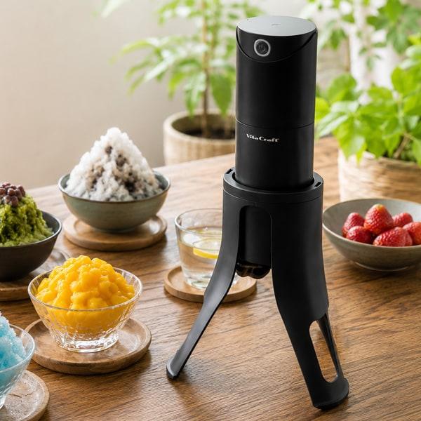 ●送料：660円（通常）米国老舗ブランド ビタクラフト こだわりを極めた電動かき氷器【サイズ】約 幅24.5×奥行15.0×高さ41.6cm【重量】約0.93kg（スタンド装着時）【定格入力】DC 5V／2.0A【充電ポート】USB Typ...