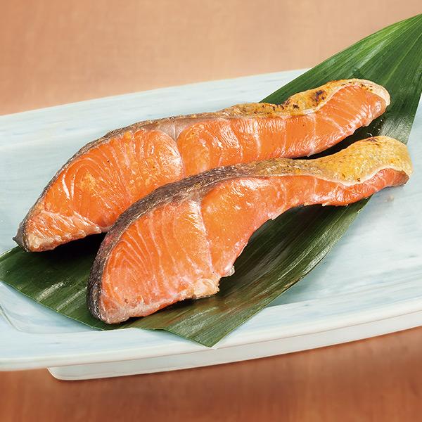 ●送料：1100円（冷凍便でのお届け、送料は別途頂きます）身がふっくら！濃厚な旨みの紅鮭切身。●セット内容／450g（9切）×2パック●賞味期限／製造日から冷凍1年●加工地／日本●原材料／ベニザケ（ロシア）、食塩/酸化防止剤（V.C、チャ抽...