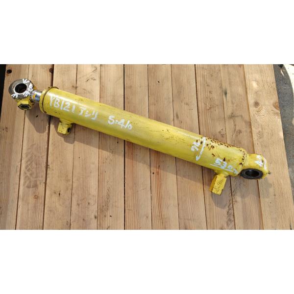 ヤンマー建機製　YB121型　油圧ショベルのアームシリンダーです。作動油漏れ有りません。送料込みの価格です。