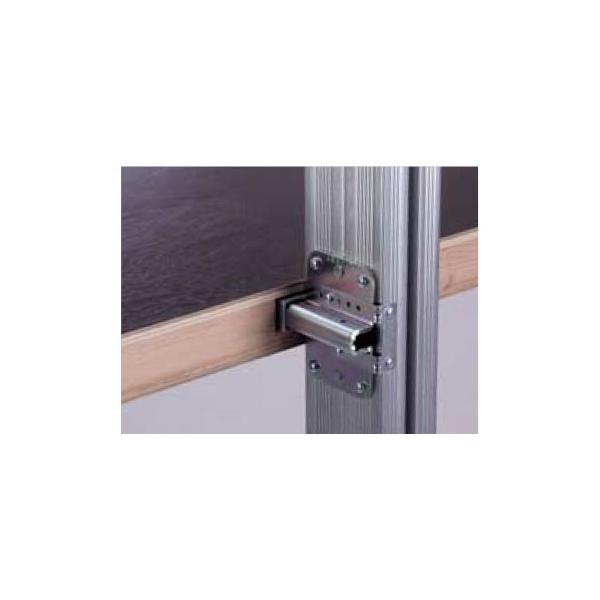 サポート（スリット柱・棚柱）やブラケット（棚受）、ハンガーパイプやフックなど店舗内での商品ディスプレイには欠かすことのできないプロ仕様の商品です。