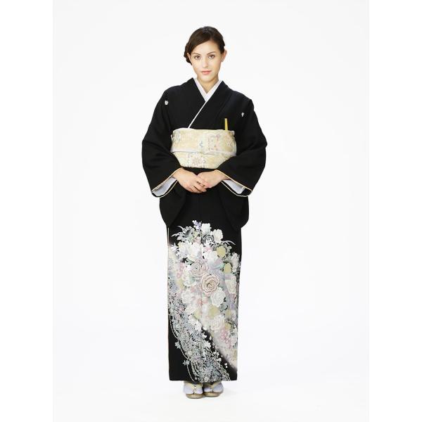 黒留袖ブランド【桂由美】〜高級感あふれる一品で華やかなお母様の装い〜☆帯合わせもご好評を頂いています☆■対応身長/サイズ：153ｃｍ〜163ｃｍ　13号まで■身丈/170ｃｍ　裄/67ｃｍ　前幅/24ｃｍ　後幅/30ｃｍ■色/柄　薔薇ブーケ...