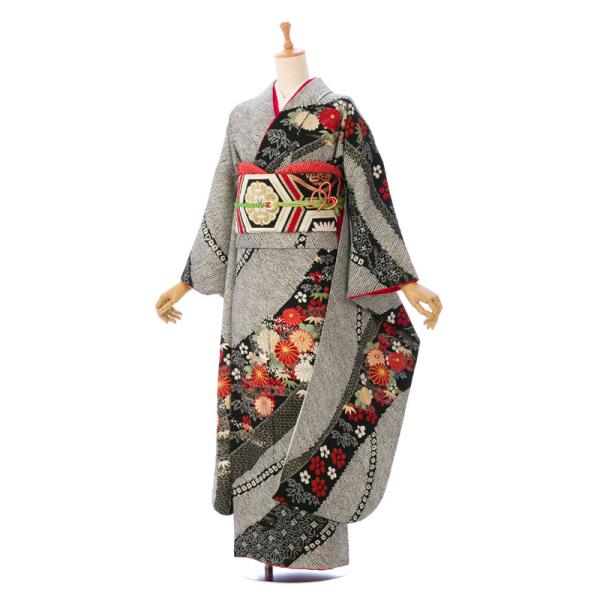 【振袖レンタル】☆結婚式、卒業式などにもどうぞ☆■対応身長：153cm〜165cmくらい■洋服サイズ：7号〜13号くらいまで■身丈:約167cm 裄:約68cm 袖丈:約107cm 前幅:約25cm 後幅:約30cm■色/柄：白黒　絞り　松...