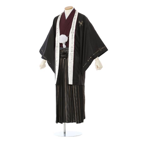 成人式・卒業式　男性袴フルセットレンタル■対応身長　155〜160cm前後■標準ウエスト　60〜100cmまで■サイズ　（約）羽織・着丈:約91 裄丈:約72 袖丈:約52 袴丈:約86（cm）■色柄　黒地衿白刺繍入|黒金縦縞袴■生地　化繊...