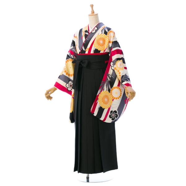 ☆卒業袴　レンタルセット☆R0111_E-C-25-2【対応身長・洋服サイズ】■草履使用:158〜163cm前後■洋服サイズ：7号〜13号くらいまで■裄:約68cm　袴丈:約95cm■色/柄　着物:白地　黒/グレー矢絣　袴:黒袴■表地　着物...