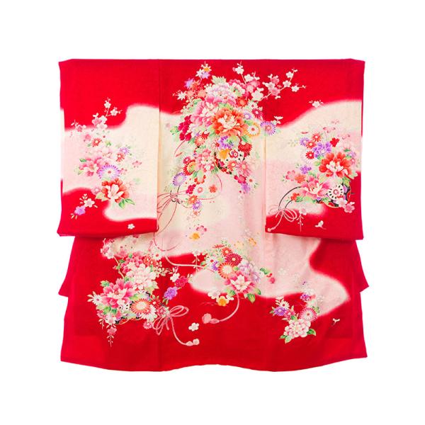 〔産着レンタル〕フルセット産着　女の子お揃いコーデ☆5n-100☆■色/柄　　赤/ピンク地　百花繚乱の花車■生地　　表地：正絹　裏地：ポリエステル■付属品　　着物＋長襦袢、帽子、よだれかけ、お守り簡単な着せ方のマニュアル※小物類の色柄形は、...