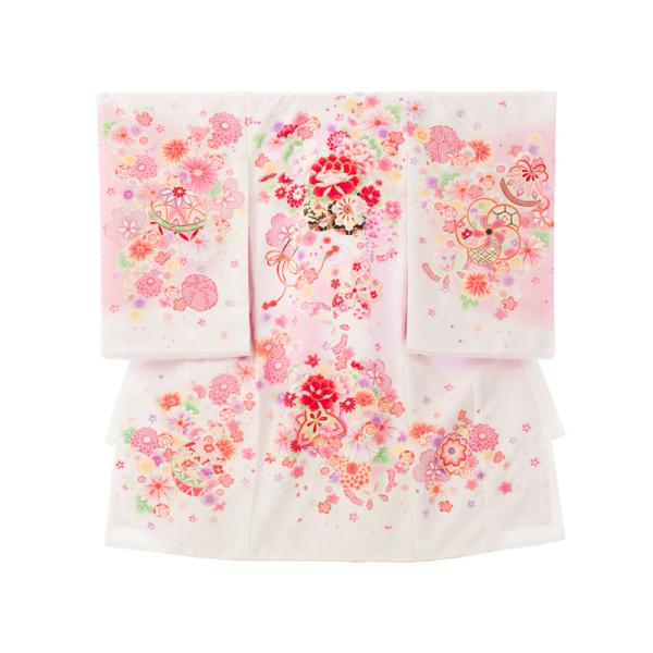 〔産着レンタル〕フルセット■色/柄　  白地　花車に鞠■生地　　表地：化繊　裏地：化繊■付属品　　着物＋長襦袢、帽子、よだれかけ、お守り簡単な着せ方のマニュアル※小物類の色柄形は、e-きものレンタルスタッフがコーディネートさせていただきます...