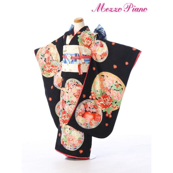 七五三レンタル　女児7才　ブランド【Mezzo　Piano】着物：黒地　OLD　IMARIに百花　絵羽　【M-2】■表地/裏地：ポリエステル100％　■裄：52ｃｍ　身丈：135ｃｍ　■対応身長：110ｃｍ〜123ｃｍ<付属品　七五三...