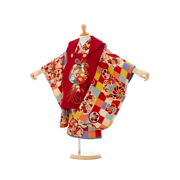 七五三レンタル　3歳女の子　被布着物LOWRYS FARM　ブランド被布:赤　薬玉に鶴　着物:カラフル市松　雪輪にねじり梅■対応身長:90〜100cm■サイズ:（約）身丈:76 裄:41 袖丈:57 被布丈:50（cm）■生地:化繊<...