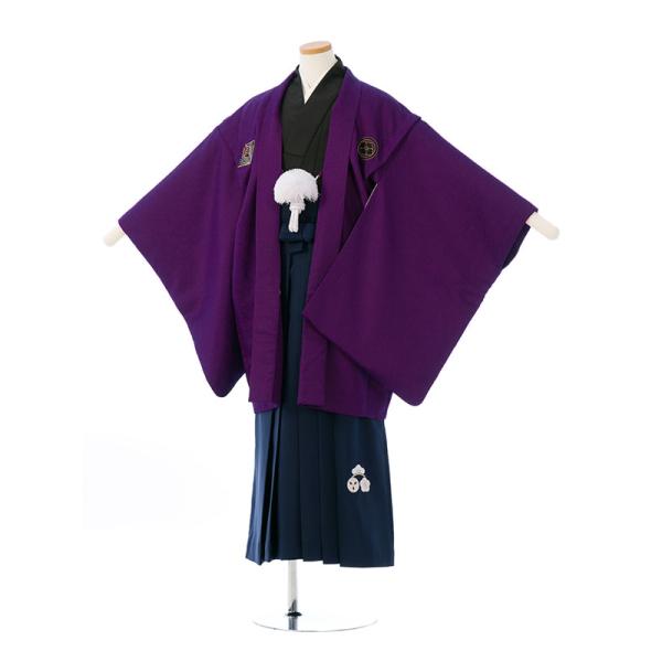 ☆ジュニア袴　レンタル☆卒業の晴れの日には紋付き袴姿で、思い出に残る1日に!!■対応身長:140〜145cm(約)羽織・着丈:78 裄:63 袖丈:55 袴丈:78(cm)※肩上げ済■色・柄羽織:紫着物:黒袴:紺　松竹梅　刺繍入り■生地　化...