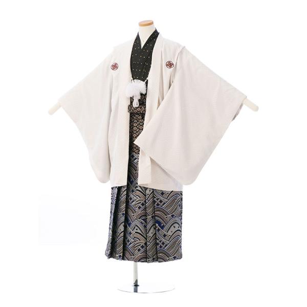 ☆ジュニア袴　レンタル☆卒業の晴れの日には紋付き袴姿で、思い出に残る1日に!!■対応身長:140〜145cm（約）羽織・着丈:76 裄:63 袖丈:57 袴丈:79（cm）※肩上げ済■色・柄羽織:白×ゴールド　ドット着物:黒　スクエア柄入り...