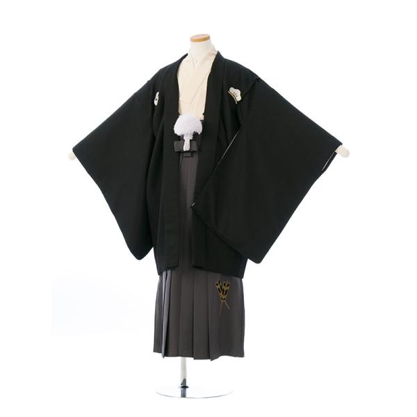 ☆ジュニア袴　レンタル☆卒業の晴れの日には紋付き袴姿で、思い出に残る1日に!!■対応身長:150〜155cm（約）羽織・着丈:83 裄:66 袖丈:56 袴丈:83（cm）※肩上げ済■色・柄羽織:黒　刺繍紋着物:白袴:グレー刺繍入り■生地　...