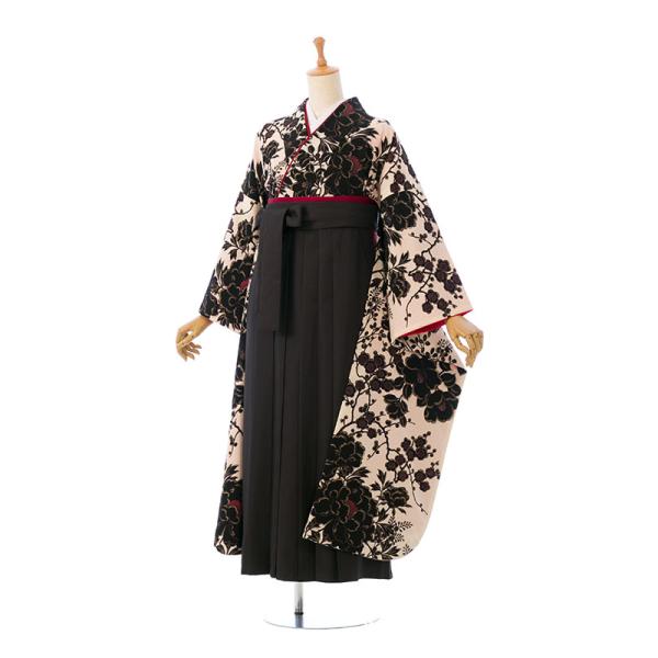 【対応身長・洋服サイズ】(振袖袴）■草履使用:153〜158cm前後　■洋服サイズ：7号〜13号くらいまで■身丈:約166cm 袖丈:約106cm  裄:約68cm・袴丈:約91cm■色/柄　着物:クリームベージュ　黒シルエット花尽くし 　...