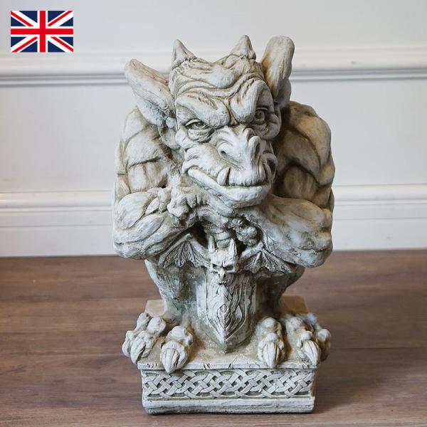 【商品番号】0370501【商品名】ガーゴイル D 英国製 UK ガーゴイル 置物 コウモリ柄 ガーデニング 魔除け 【サイズ】幅 22×奥行 26×高さ 39cm（単位はセンチ）【生産国】イギリス製【重量】23Kｇ(キログラム)【素材】ホ...