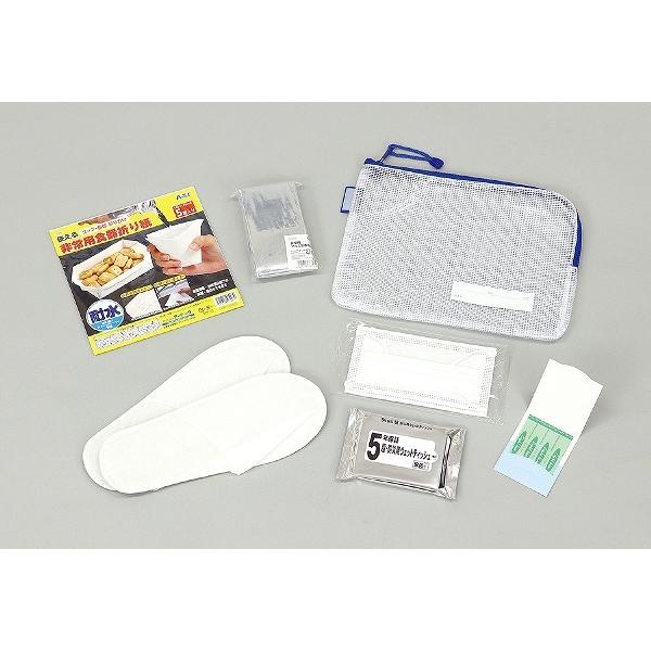 防災士が監修した防災セット！最重要７つ道具の基本セットです。コンパクトなポーチタイプなので、ちょっとした隙間に保管ができます。【サイズ】ポーチサイズ：252×320×19mm【セット内容】'マチ付連絡袋×1、ばんそうこう（2枚）×1、非常用...