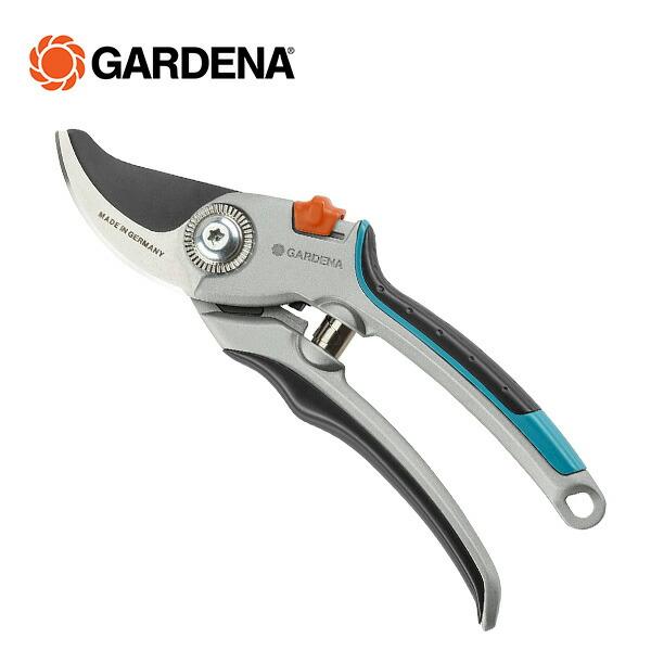 【送料無料】ガルデナ(GARDENA)剪定ばさみ (直径25mm対応) バイパス型 L 08906-20 967048501本体サイズ幅21.1×奥行2.2×高さ6.3cm　重量310g材質アルミ仕様●原産国：ドイツ商品説明●超軽量型：アル...
