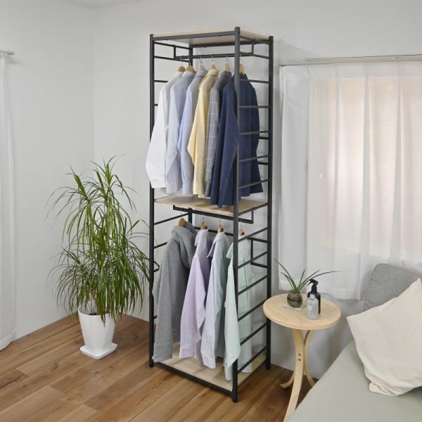 ●本体はスチール製で、粉体塗装仕上げ。キズやサビに強く、長く安心してお使いいただけます。●棚板には化粧繊維板を使用。スチールラックに、温かみのある木目調デザインをプラスしています。●ハンガー掛けと棚収納を両立した設計で、衣類・バッグなどをま...